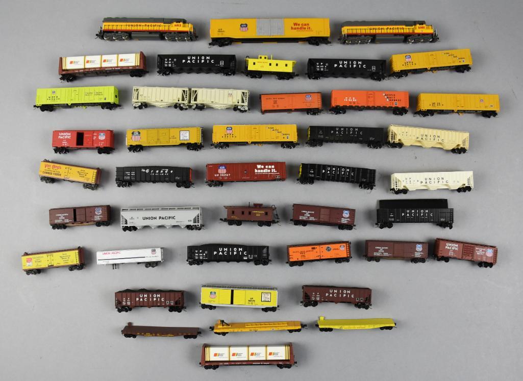 40+ N-scale Union Pacific Locomotives & Train Cars Auction