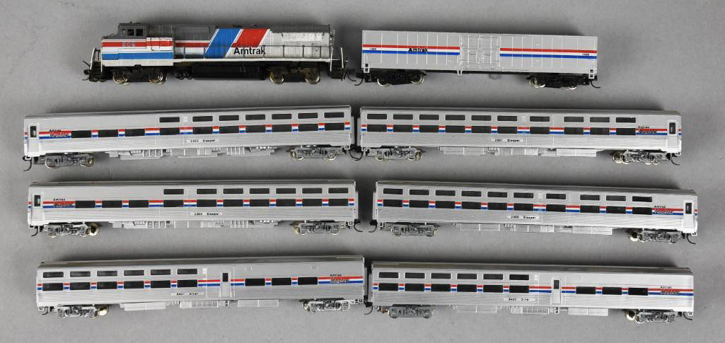 (8) N-scale Atlas Amtrak Loco, Con Cor Viewliner Cars Auction