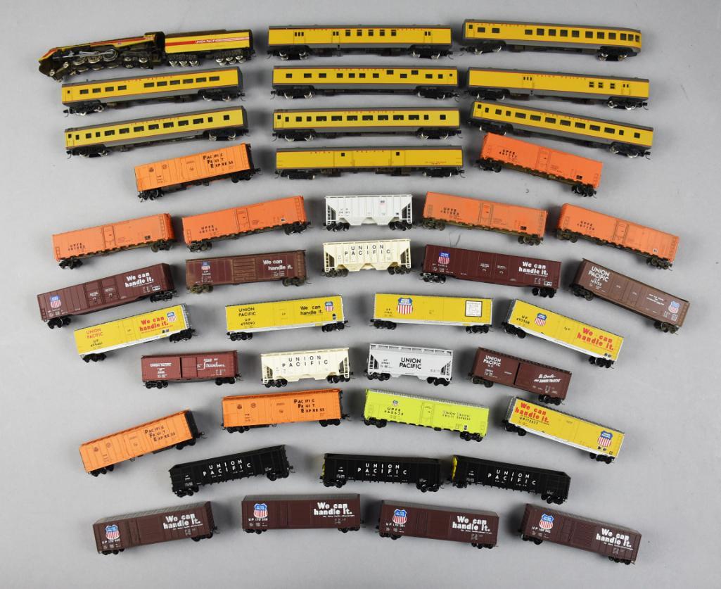 40+ N-scale Union Pacific Locomotives & Train Cars Auction