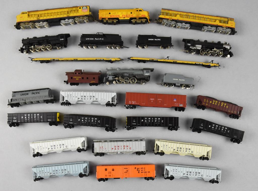 Approx. 25 N-scale Union Pacific Locomotives & Train Cars Auction