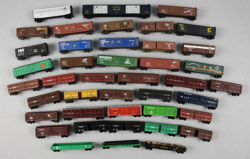 Approx. 40 N Scale Train Cars Various Railroad Companies