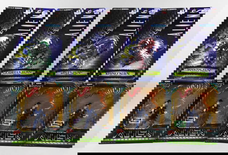 (8) Aliens & Alien Resurrection Action Figures Carded Nos