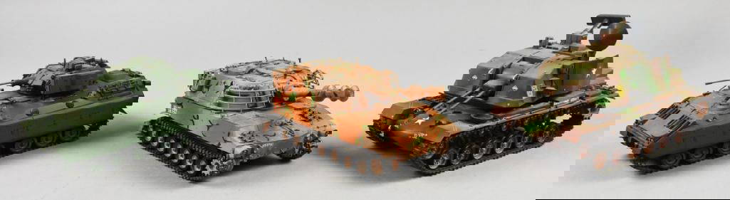 (4) Dragon Models Assorted Plastic Military Tanks Auction