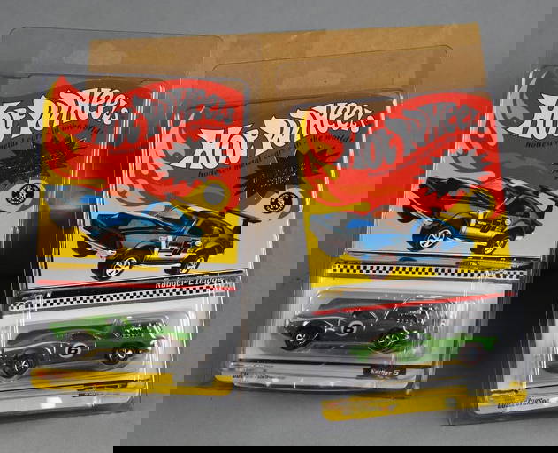 2006 Hot Wheels Neo Classic Rodger Dodger Moc Nos