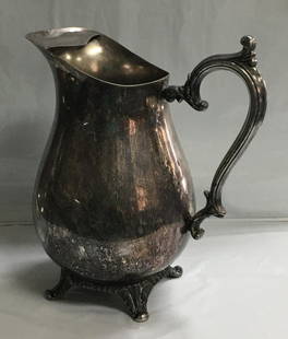 Wm Rogers 817 Silver Plated Water Pitcher