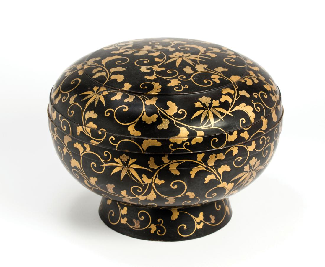 A GOLD AND BLACK LAQUER JIKIRO