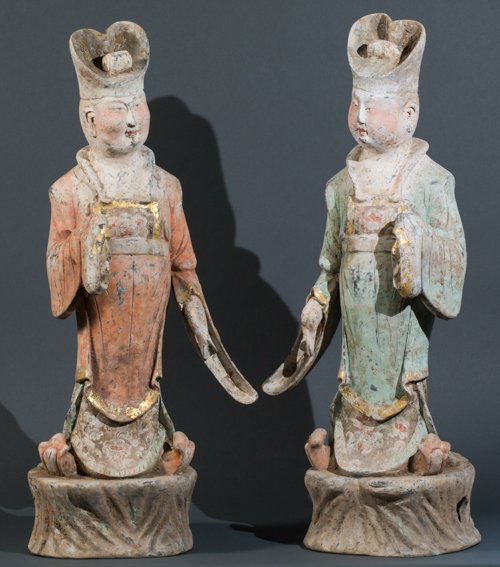 PAIR OF STANDING DIGNITAIRIES FROM THE IMPERIAL COURT