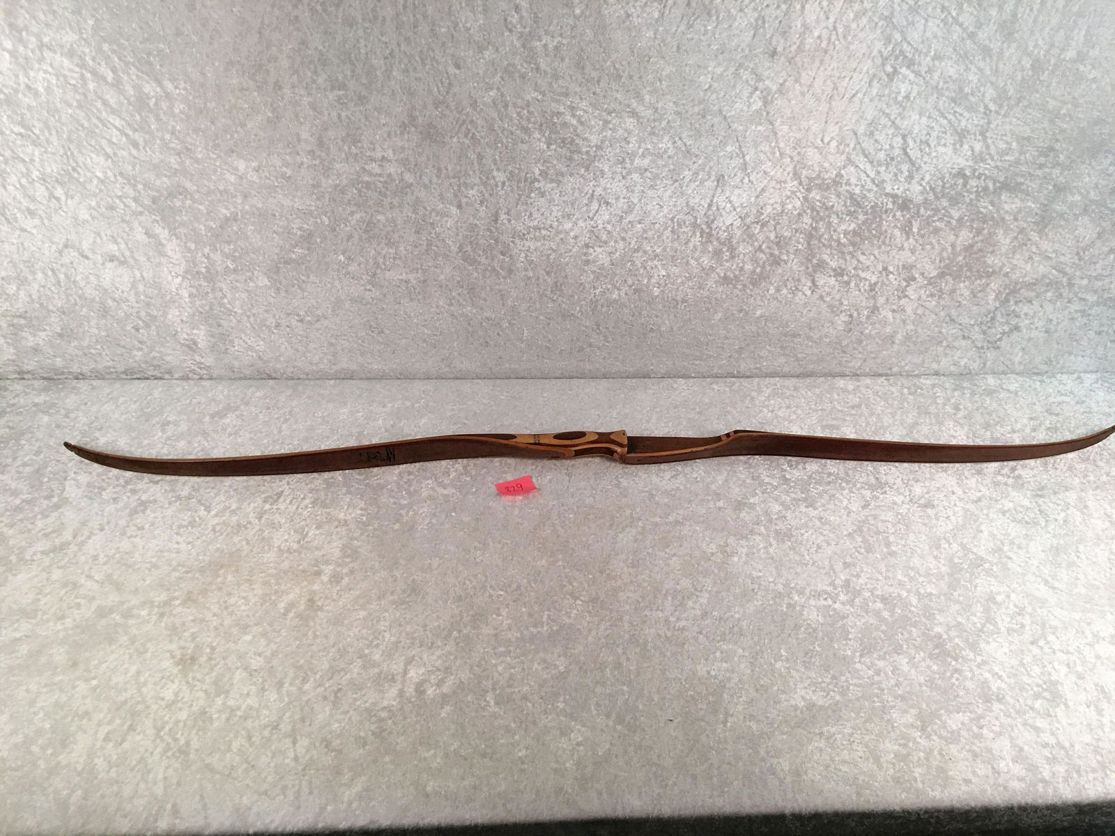 Vintage Ben Pearson Colt Recurve Bow. 960 60". 35#
