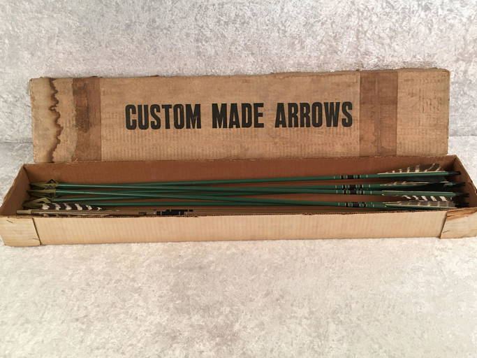 Vintage Box Of (12) Wood Arrows. (6) Bear Cedar Arrows
