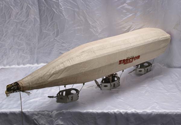 1018: Gilbert Erector Set Model F 1929 Zeppelin blimp