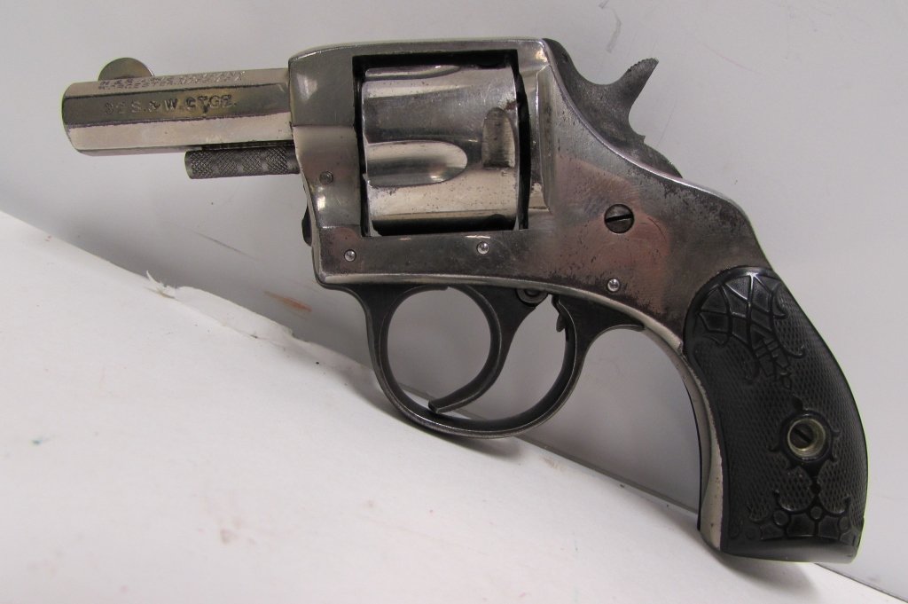 YOUNG AMERICA REVOLVER 32 S&W CAL HANDGUN H&R