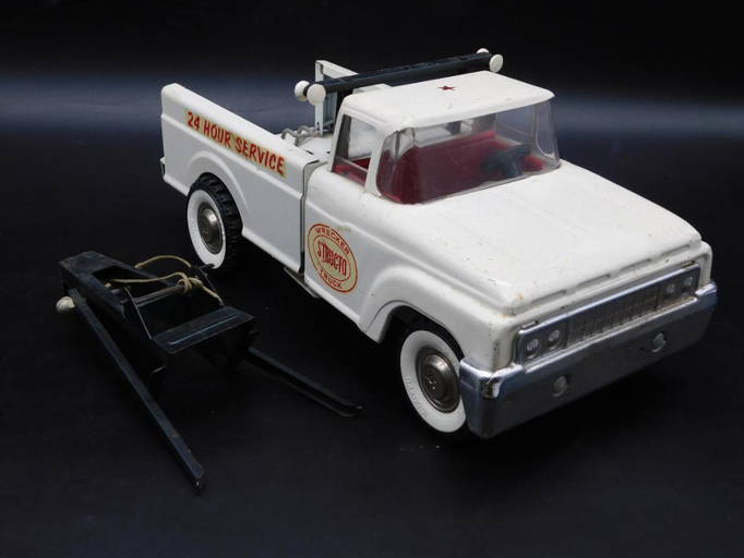 Structo Wrecker Truck Toy Vintage Antique