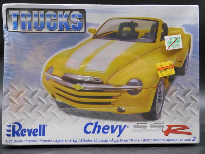 Chevy SSR Truck Revell Yellow Plastic Car #486 (#100516) on Dec 13 ...