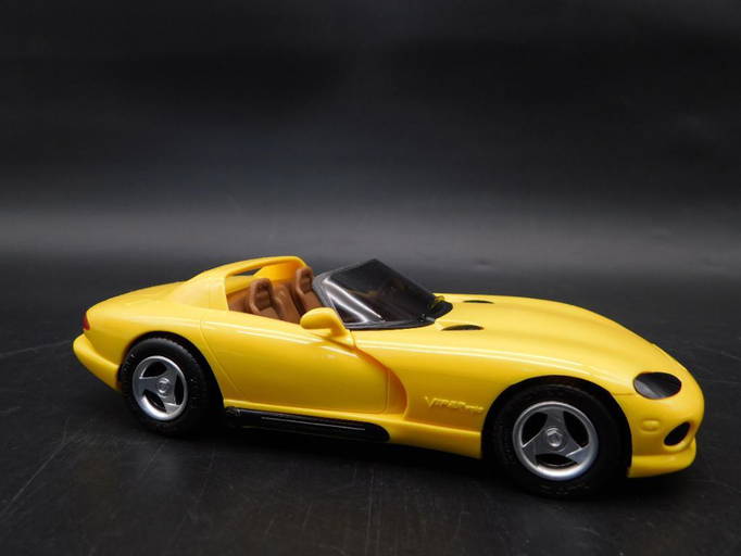 AMT 1994 DODGE VIPER RT10 SET OF 2 DIE CAST PROMO CARS (#500385) on Jan ...