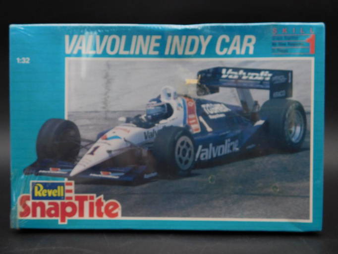 REVELL VALVOLINE INDY CAR MODEL KIT VINTAGE ANTIQUE (#500393) on Jan 01 ...