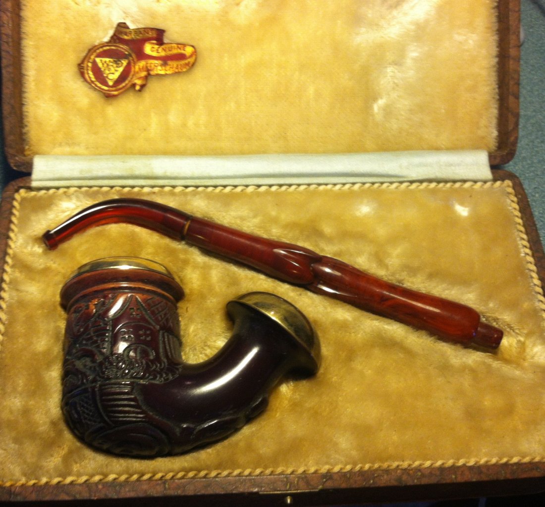 WDC Antique Meerschaum Lap Pipe c.1870 in Case