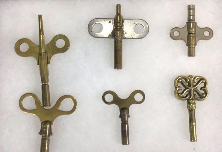 Vintage Brass Keys Set Of 6