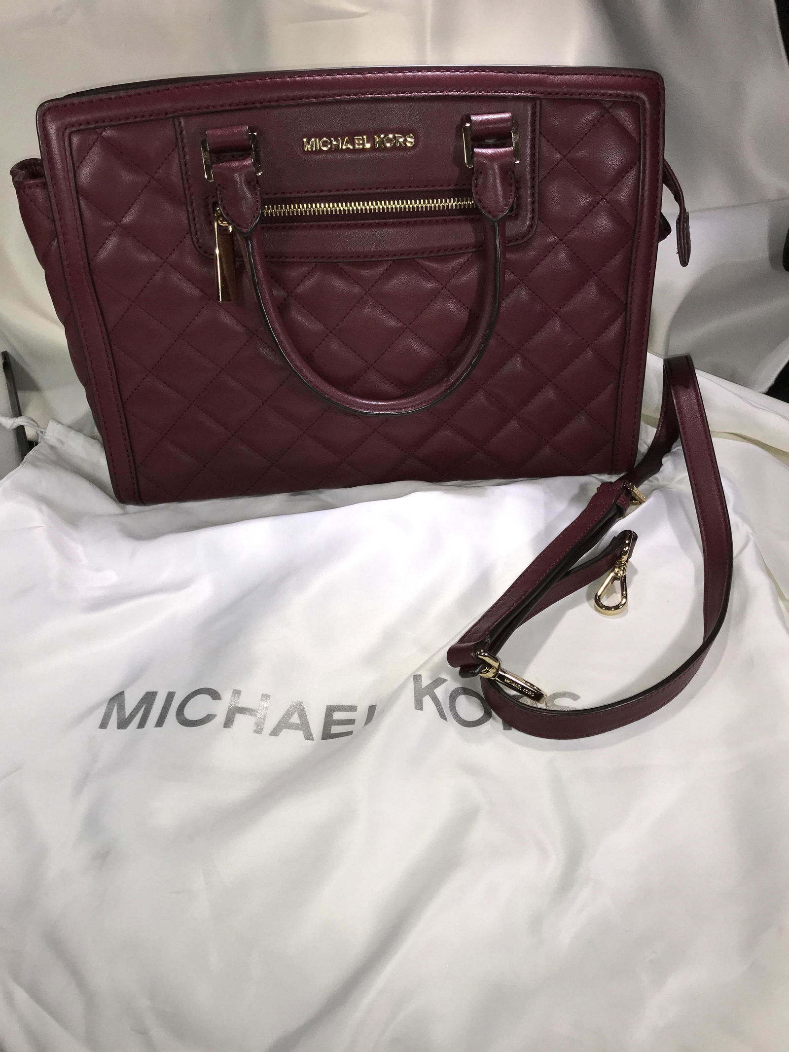 Michael Kors Maroon Purse w/ Dust Cover . - Oct 25, 2022 | The Lodge ...