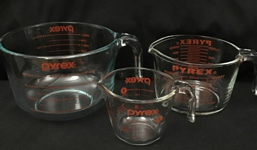 Vintage Pyrex Measuring Bowls (set Of 3)