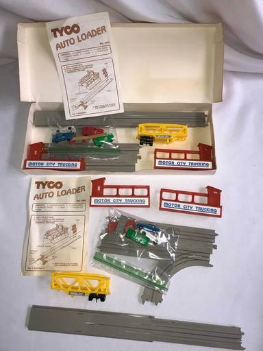 Tyco Operating Auto Loaders (2 In One Org Box)