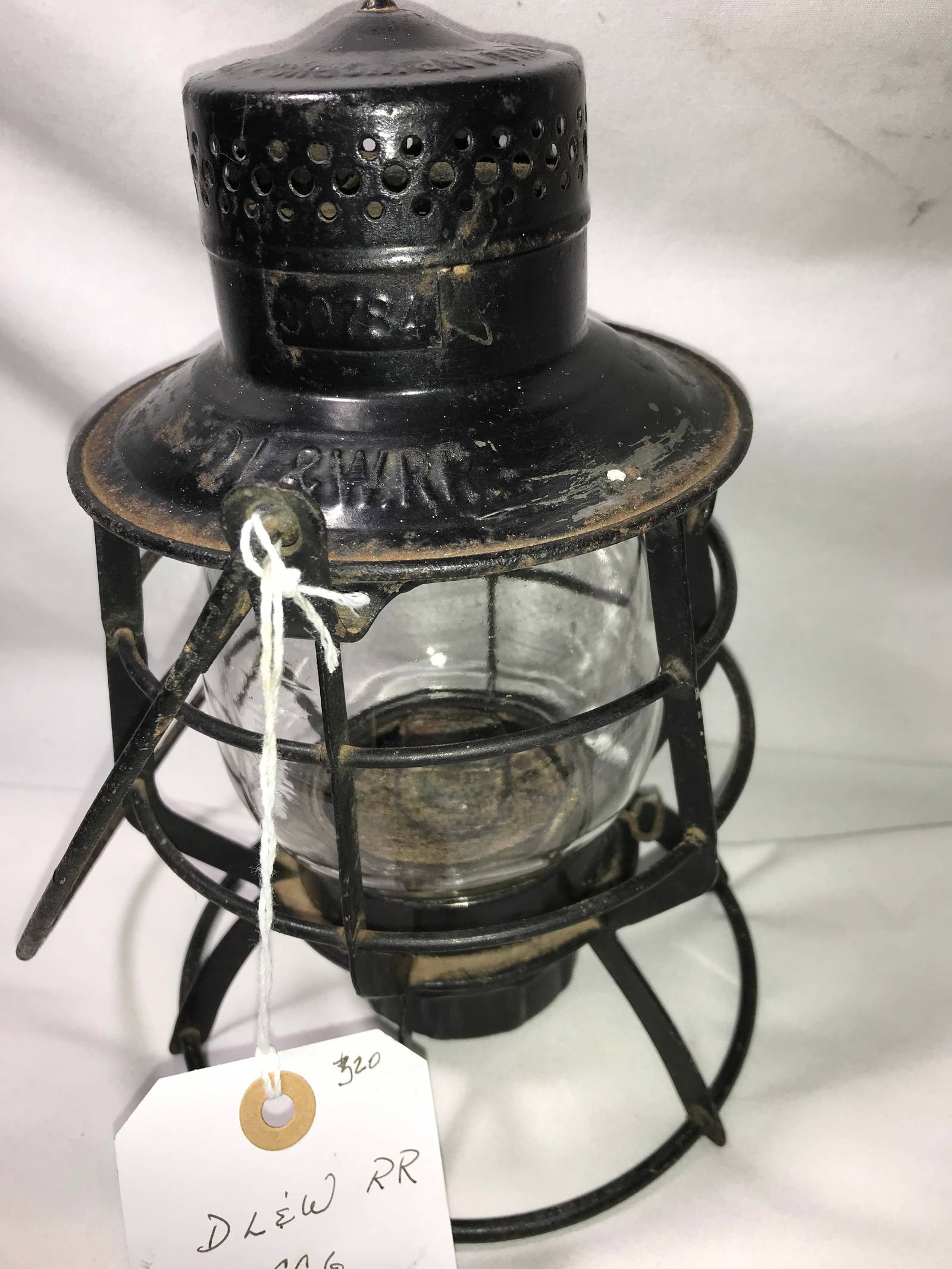 Dl & W Railroad Lantern W/ Shade Auction