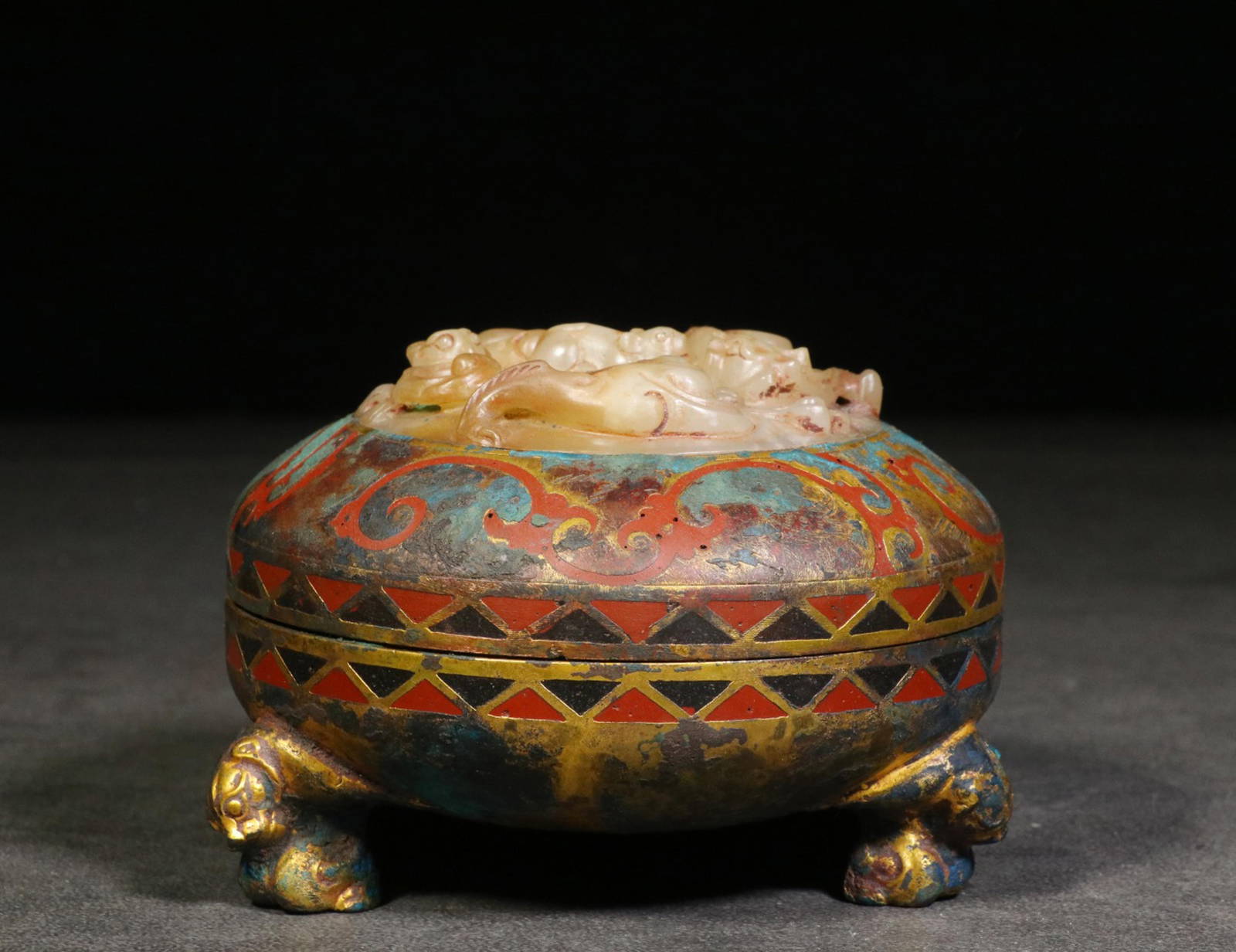 Gilt Bronze Three-legged Powder Box Inlaid With Hetian Jade And Kui ...