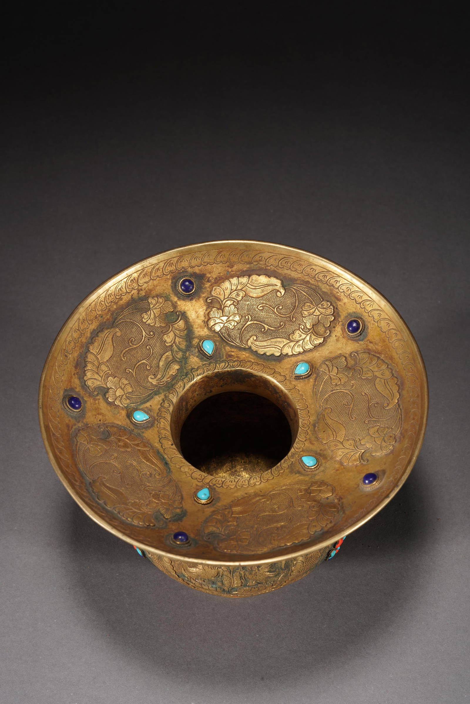 Qing Dynasty Gilt Copper And Treasure Inlaid Dou Auction