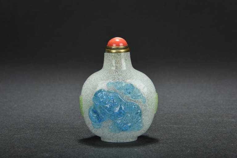 Tri Color Overlay White Glass Snuff Bottle