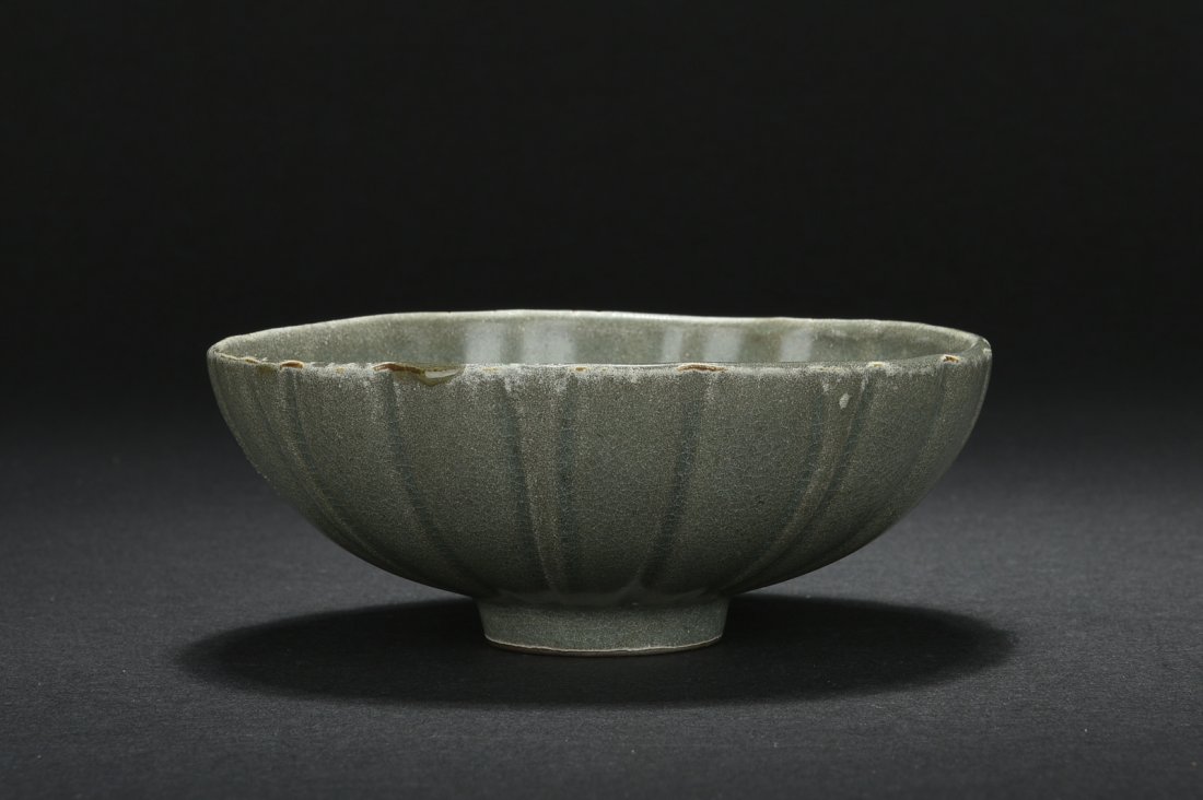 LONGQUAN WARE LOBATED BOWL