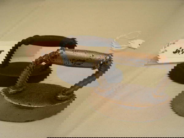 Solid Cast Handle Irons