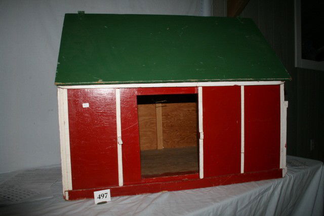497: Wood Barn Toy Box