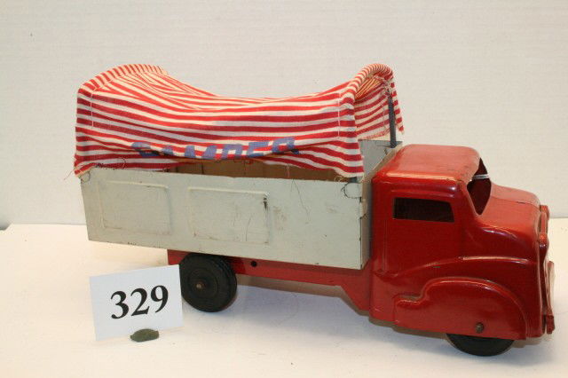 329: Structo Camper Truck