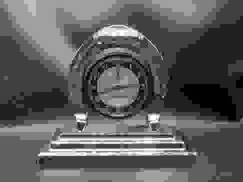 Neat Good Luck Horseshoe Clock Auction