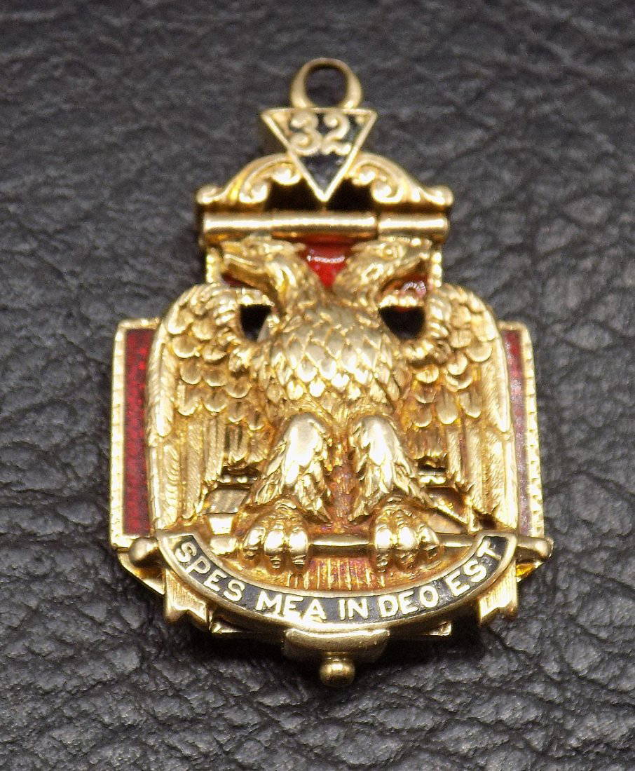 1932 Vintage 10k Gold Masonic Past Masters Medal Auction