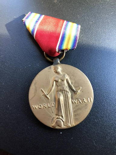 United States Of America World War Ii Badge, 1941 1945