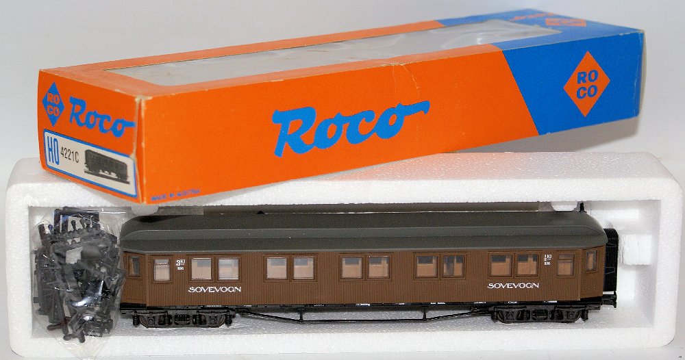 Vintage HO 1:87 Scale ROCO 4221C Sovevogn Passenger Car