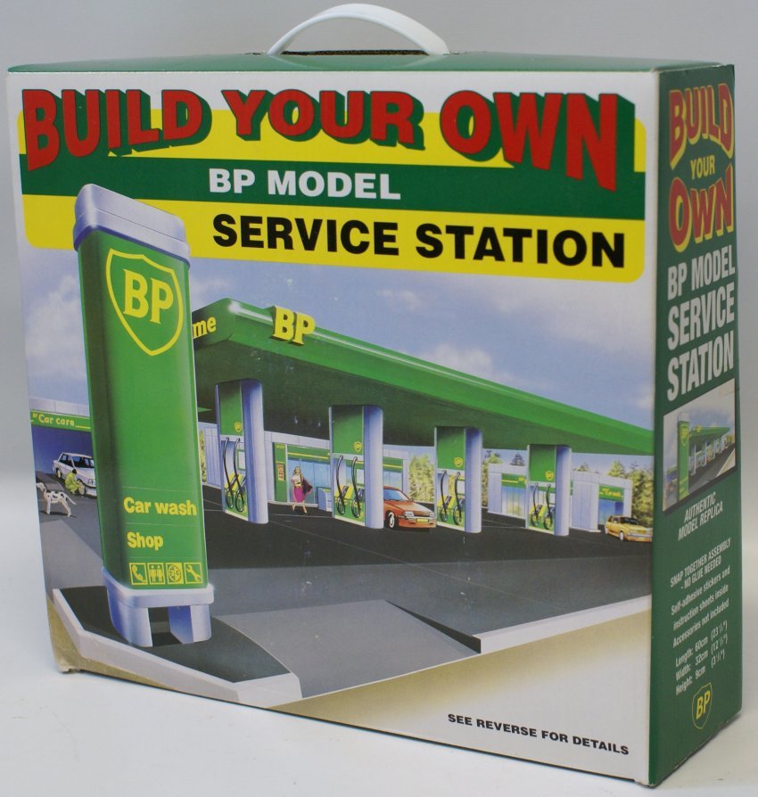 Build Your Own BP SERVICE STATION Gas Station Model Kit