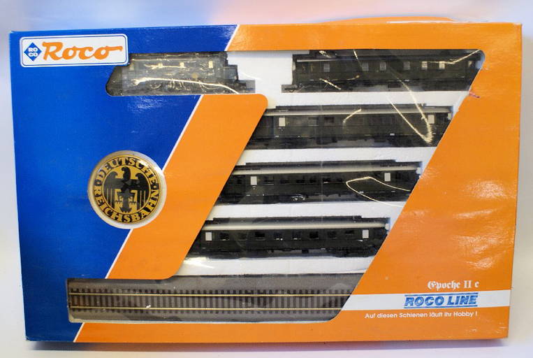 Ho 1:87 Roco 43032 Drg E44 Locomotive & Passenger