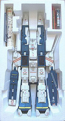 Takatoku "macross Sdf 1" Cruiser Fortress Model Kit