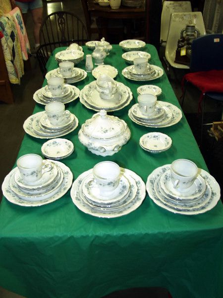 328: 64 Piece Jomann Haviland Savaria China Set