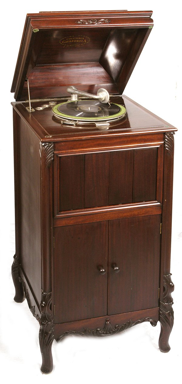 252: COLUMBIA GRAFONOLA UPRIGHT PHONOGRAPH WITH CARVED