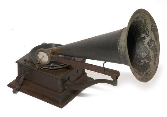 209: VICTOR TYPE R OAK PHONOGRAPH