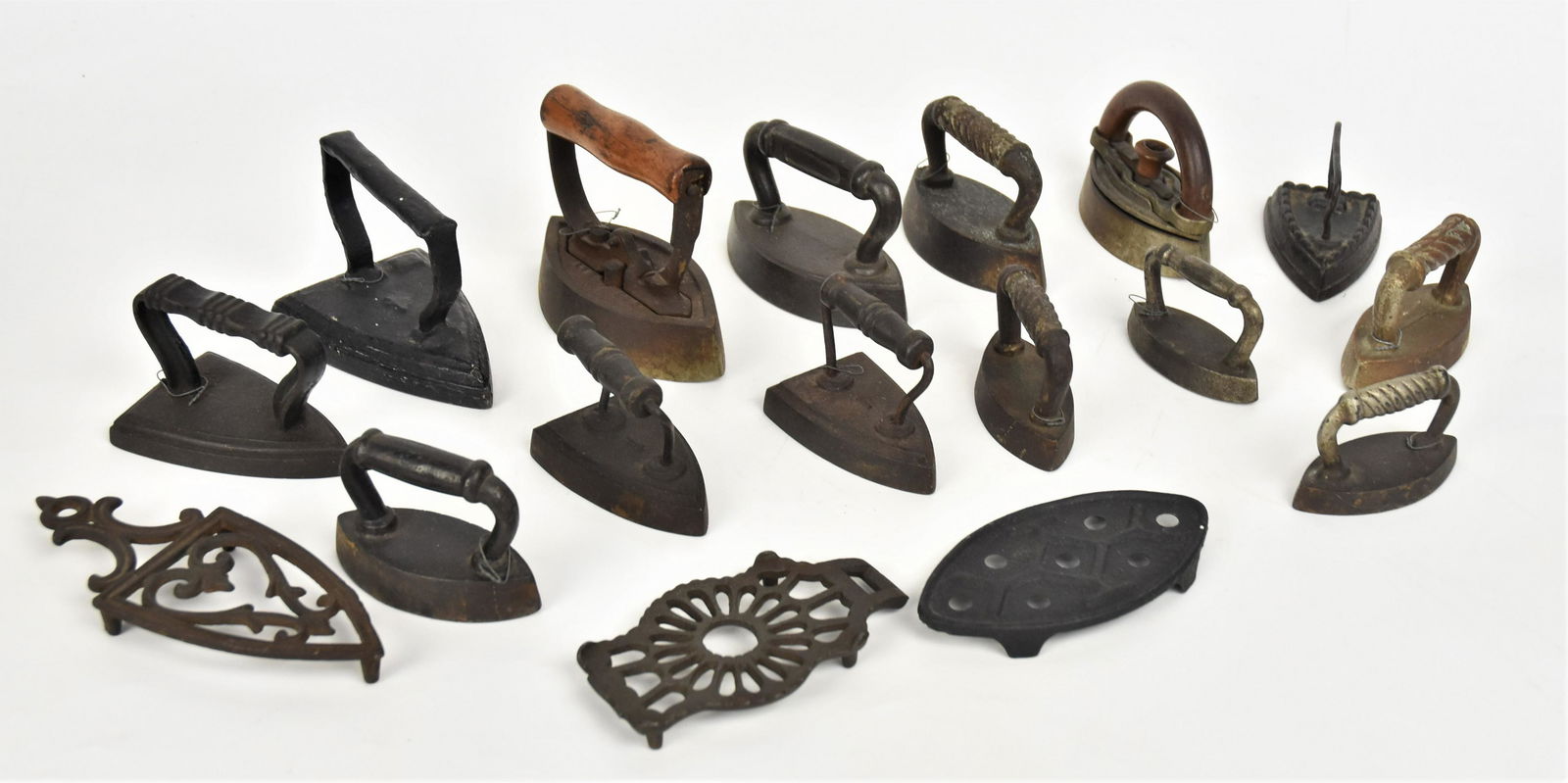 Miniature Sad Irons Plus (#0205) on Jan 08, 2023 | Forsythes' Auctions ...