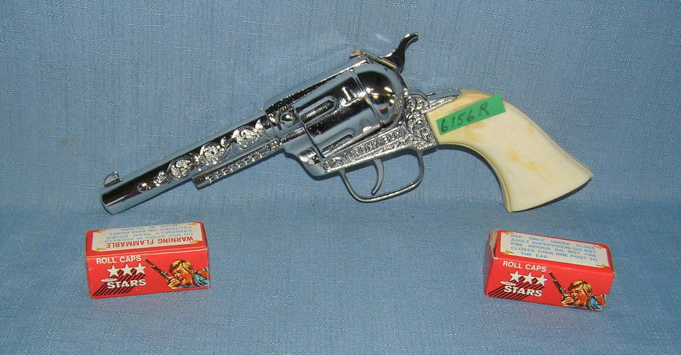 Vintage Pony Boy Cap Gun And 2 Boxes Of Caps