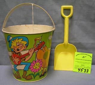 Large Tin Sand Pail, Nice Graphics - Nov 01, 2014 | Milestone Auctions ...