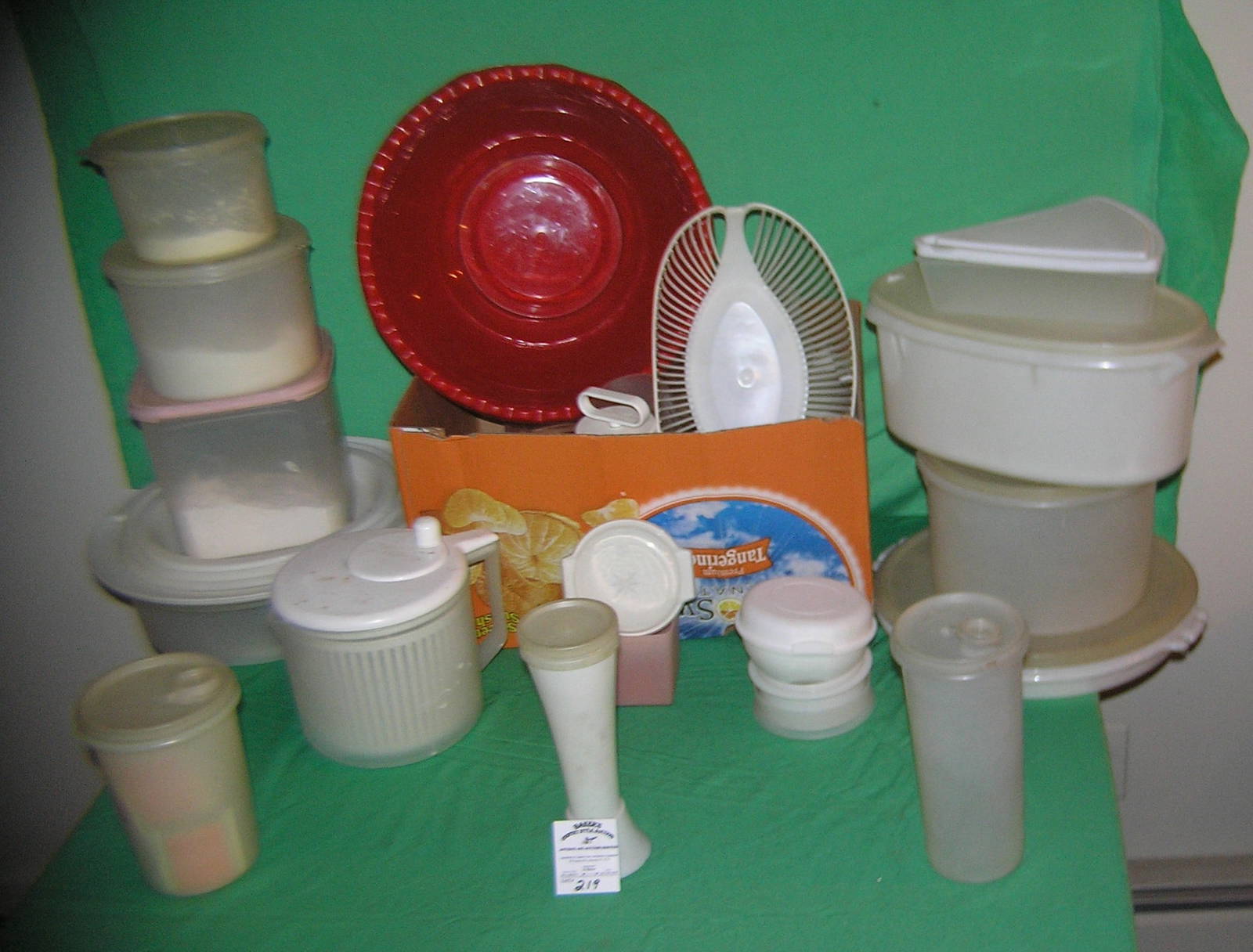Large Group Of Vintage Tupperware And Plastic Ware Auction