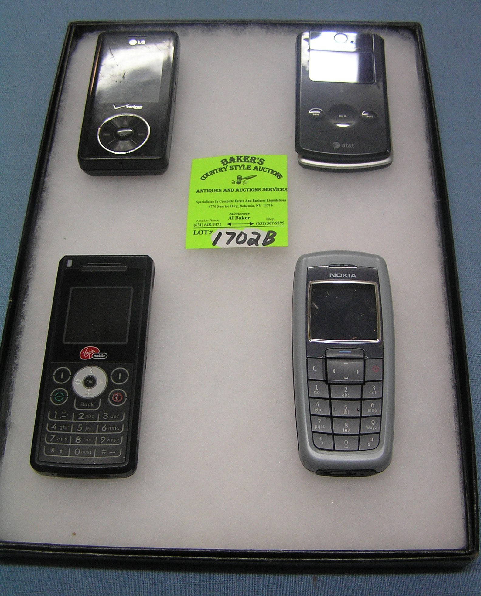 Group Of Modern Cell Phones Auction