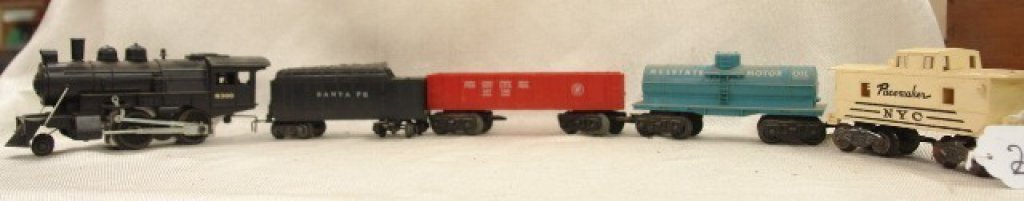 Lionel 5 piece Early Train Set, Engine # 8300