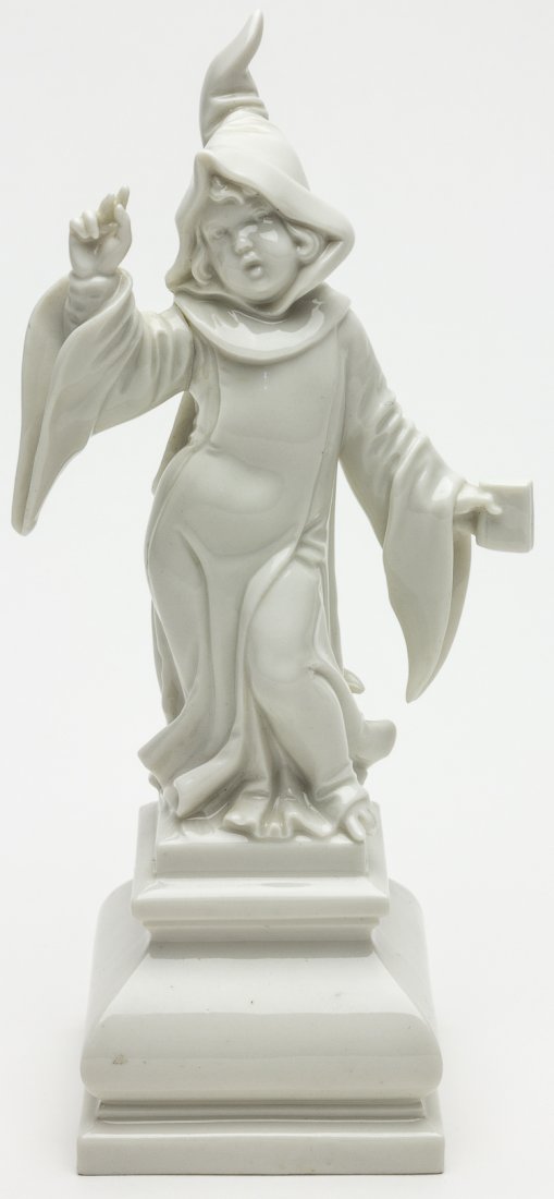 Allach "munchner Kindl" Porcelain Figure (no. 87)