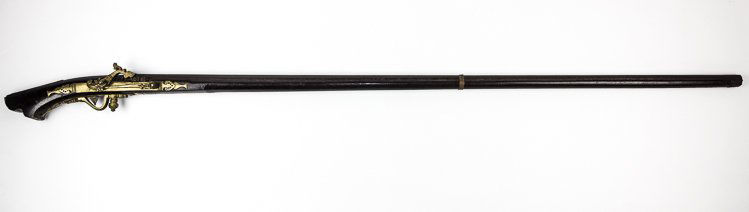 ANTIQUE MALAYSIAN MATCHLOCK LONG GUN